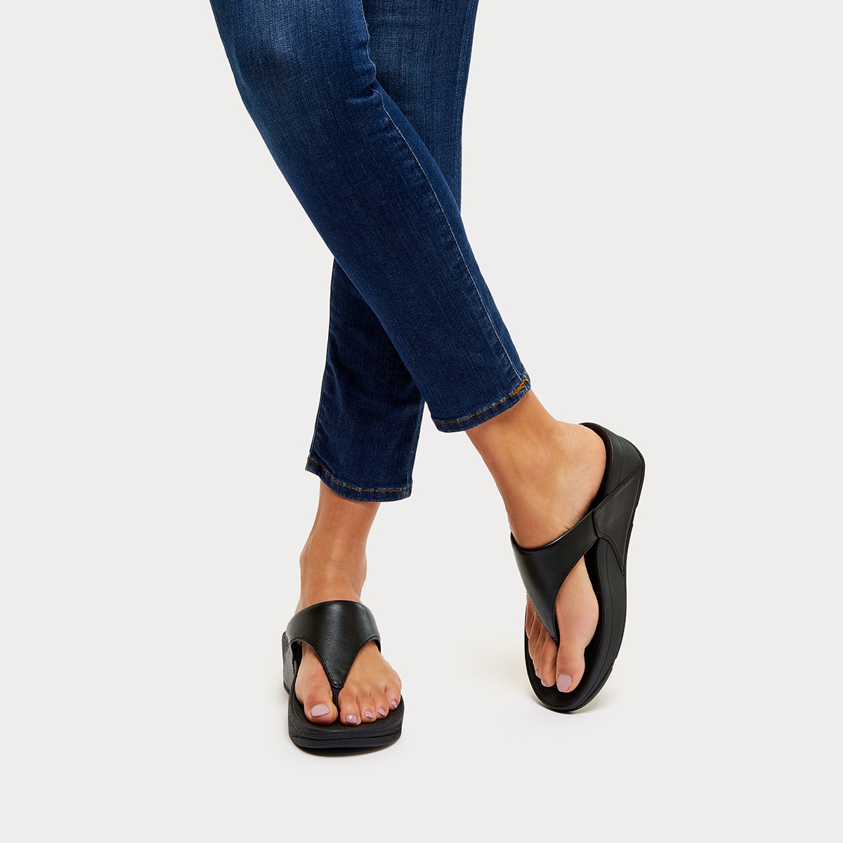 FitFlop LULU Leather Toe-Post Sandals - Black (I88-001) – Fitflop Malaysia